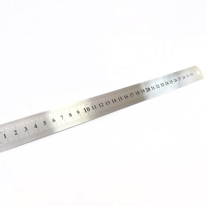 Riglă metalică, 30 cm